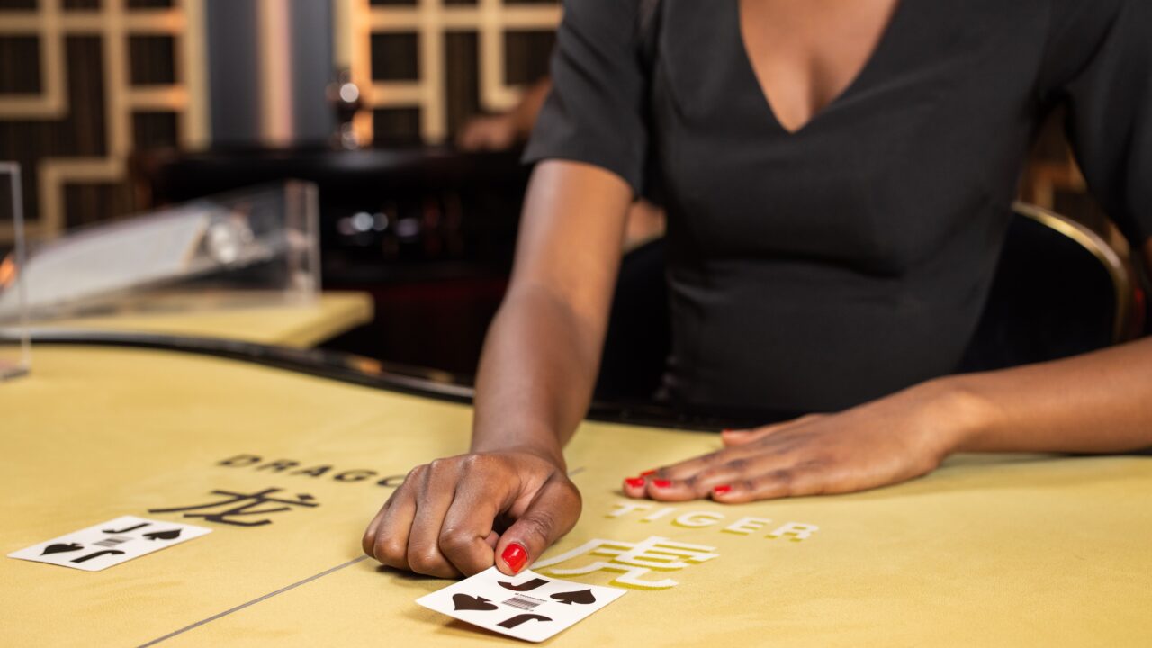 Dragon Tiger Game Rules | How To Play Dragon VS Tiger